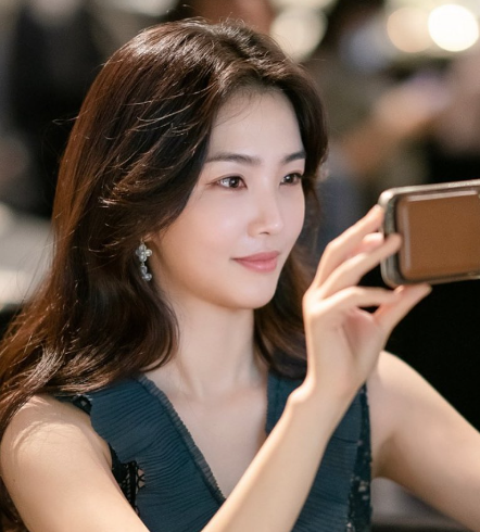 JTBC 간판 강지영 아나운서, 금융계 종사자와 결혼 발표